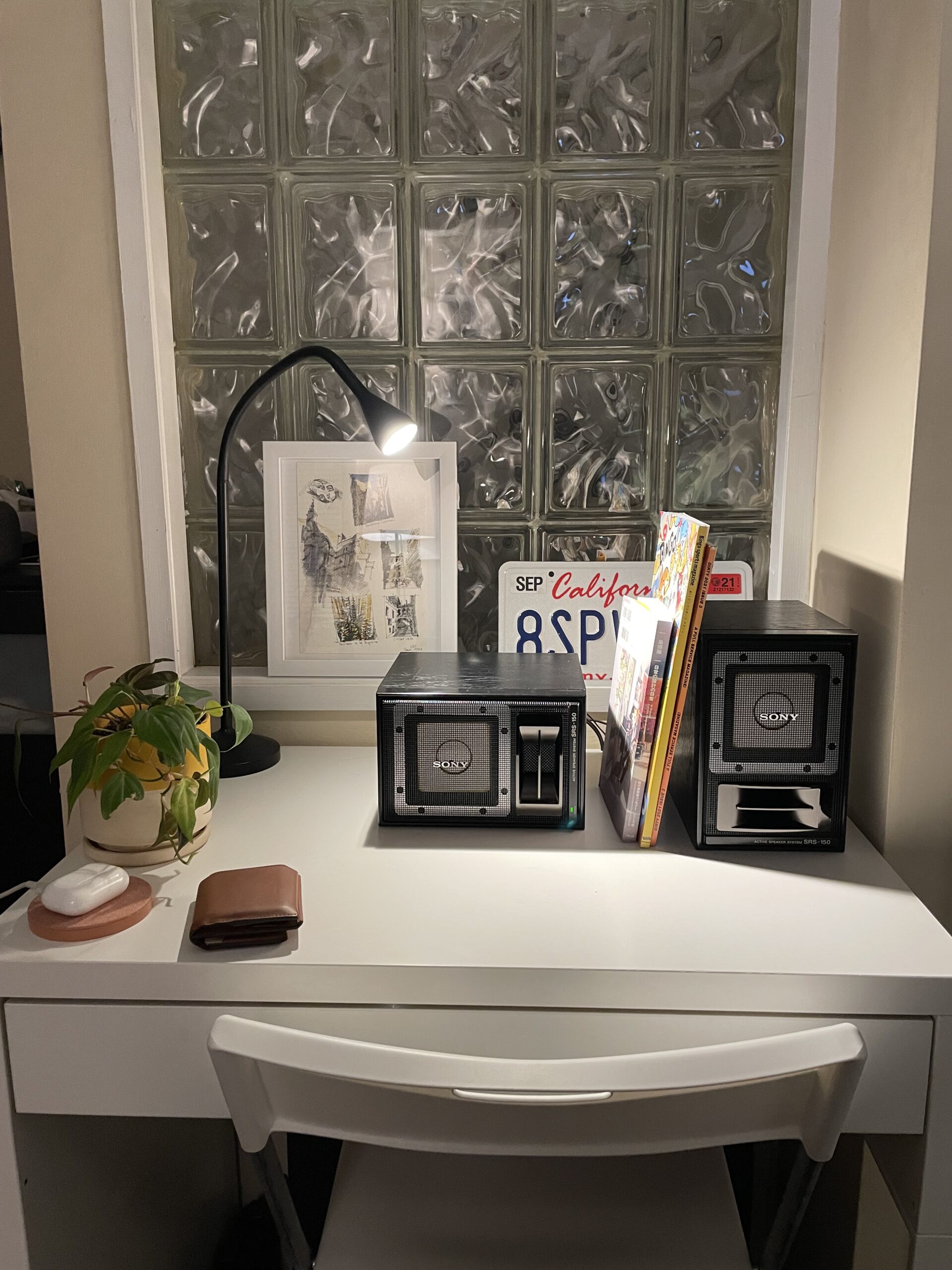 Upcycling Project: Modern Library Lamp – Aesthetics of Design
