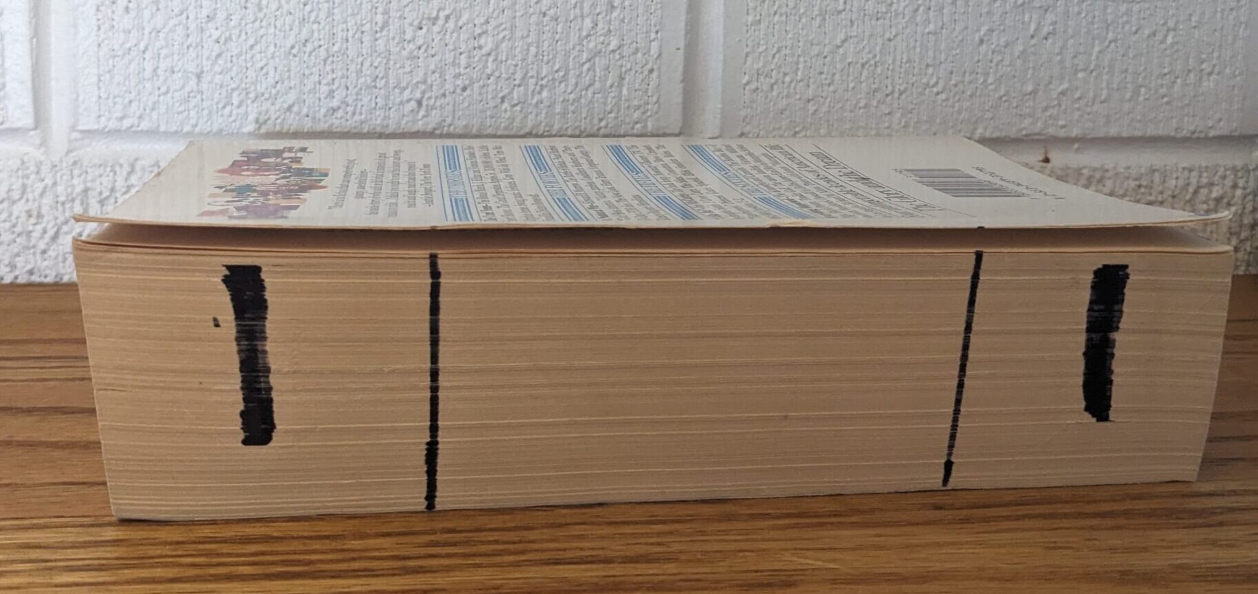 Floating Bookshelf – Aesthetics of Design