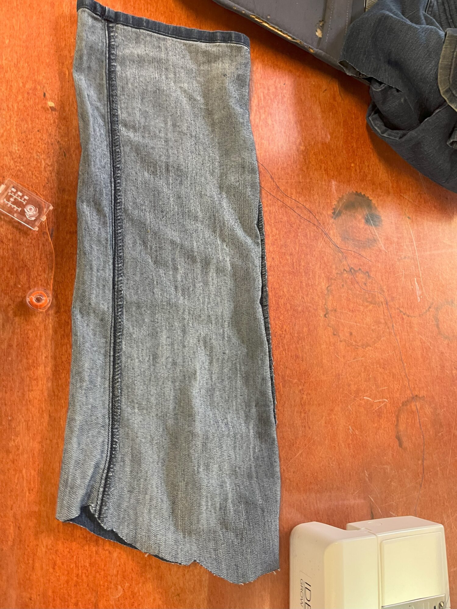 Minimalist Denim Sun Visor – Aesthetics of Design